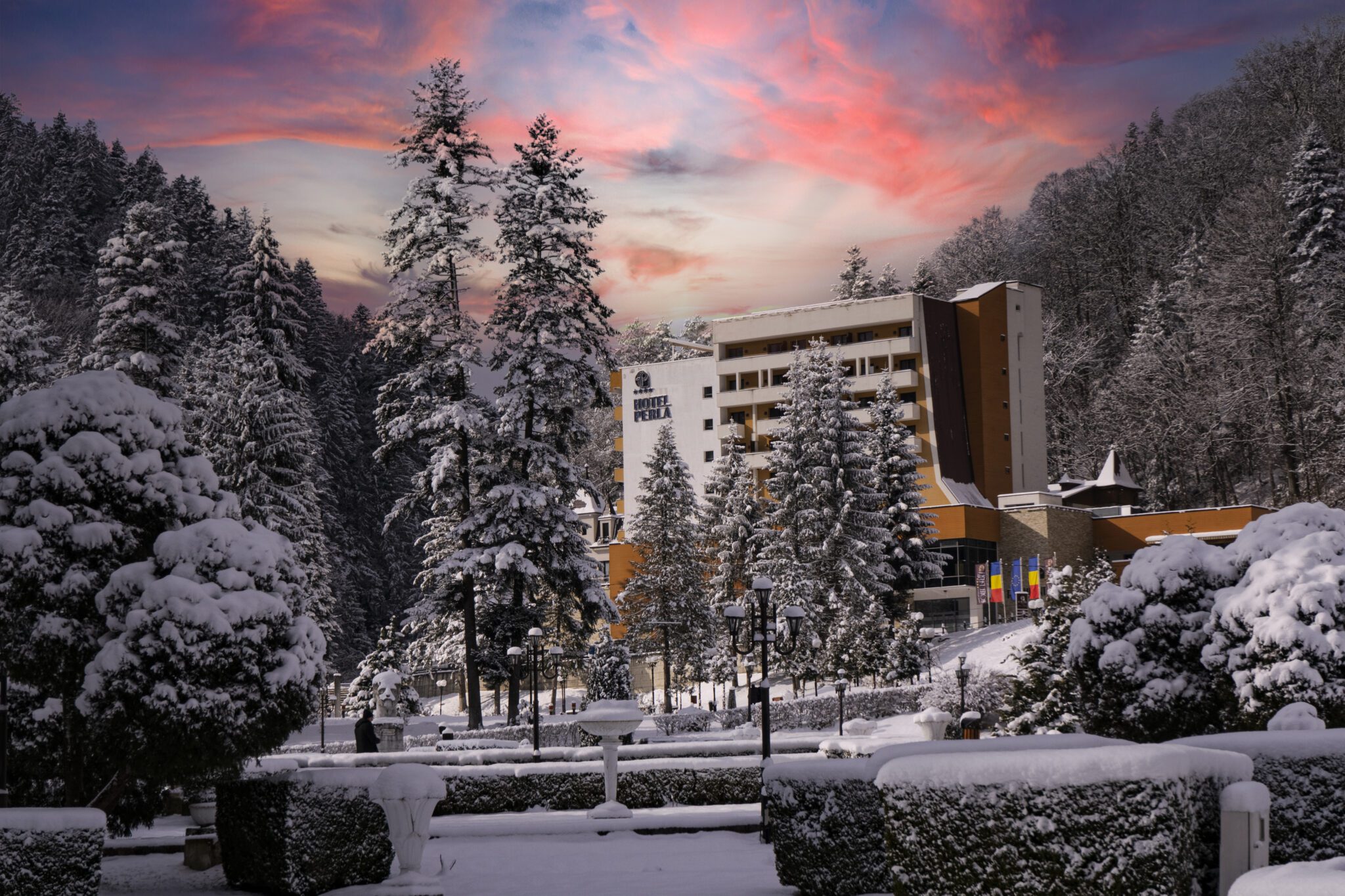 DESCRIERE - HOTEL PERLA - SLANIC MOLDOVA